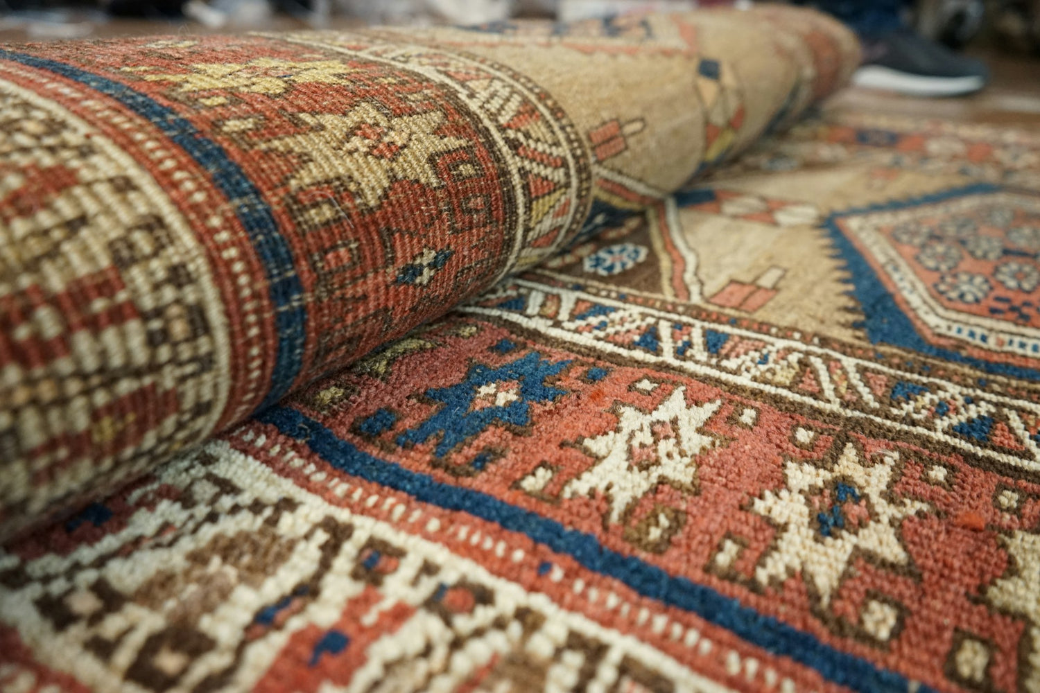 What Do The Signs And Symbols On Various Antique Carpets And Rugs Mean ...